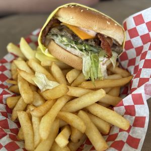 CARSON BURGERS - Updated October 2025 - 139 Reviews & 75 Photos - 21680 ...