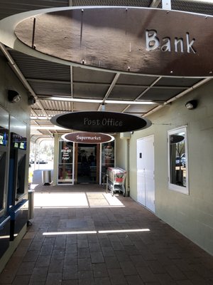 AYERS ROCK RESORT - TOWN SQUARE - 30 Photos - 170 Yulara Dr, Yulara ...