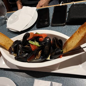 THE OLD ENGLISH PUB - Updated July 2025 - 44 Photos & 63 Reviews - 124 ...