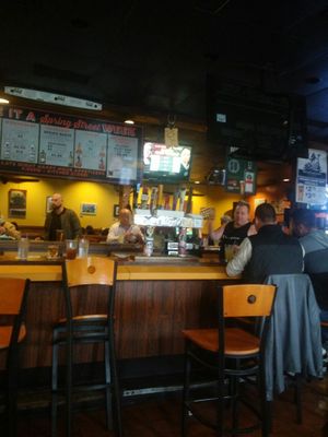 SPRING STREET TAVERN - 26 Photos & 92 Reviews - Dive Bars - 355 Monroe ...