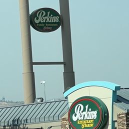 PERKINS RESTAURANT & BAKERY - Updated December 2025 - 27 Photos & 67 ...