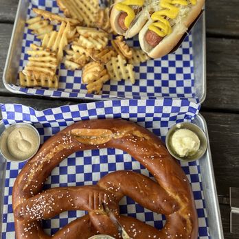 SCHOLZ GARTEN - Updated October 2024 - 402 Photos & 481 Reviews - 1607 ...