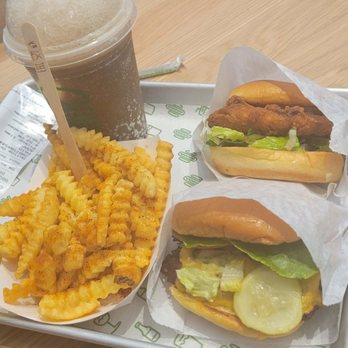 SHAKE SHACK - Updated June 2025 - 38 Photos & 22 Reviews - 989 ...