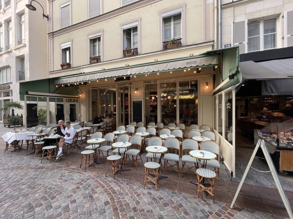 LES TÉLÉPHONES - Updated May 2024 - Paris, France - Cafes - Restaurant ...