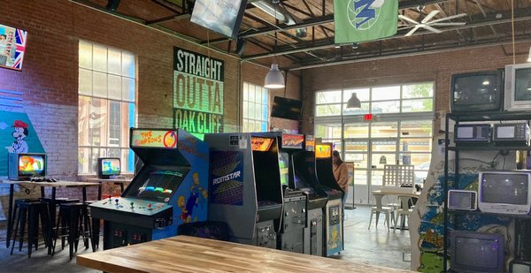 FLASHBACK RETROPUB DTX - Updated December 2025 - 821 W Davis St, Dallas ...