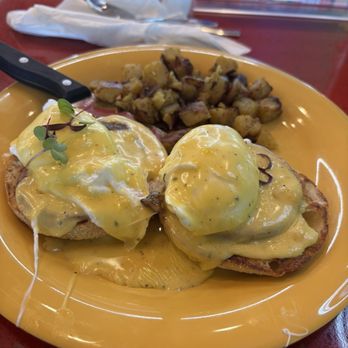 THE FRIENDLY TOAST - NASHUA - Updated July 2025 - 47 Photos & 57 ...