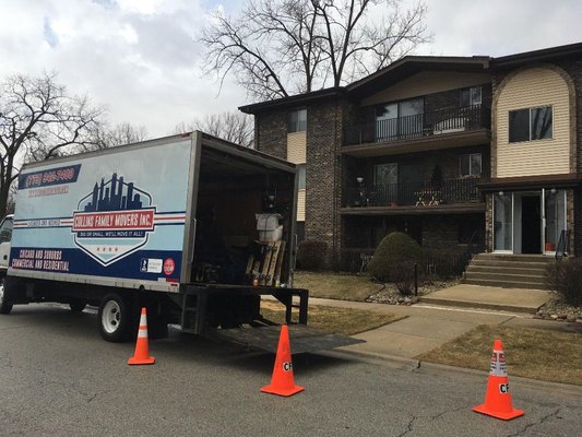 COLLINS FAMILY MOVERS - 2742 W Montrose Ave, Chicago, Illinois ...