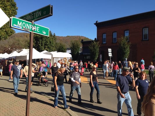 ELLICOTTVILLE FALL FESTIVAL - Updated December 2025 - Hotel Aly ...