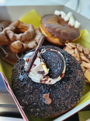 CRAFTED DONUTS - Updated September 2025 - 1109 Photos & 561 Reviews ...