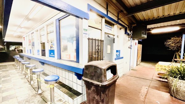 H & W DRIVE IN - Updated February 2025 - 196 Photos & 521 Reviews - 121 ...