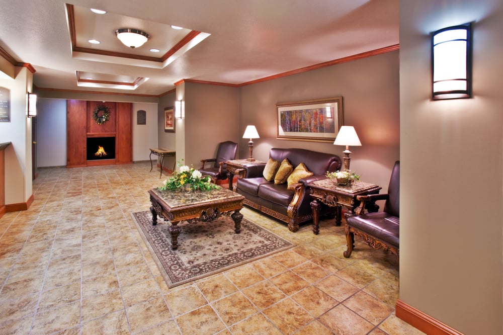 HOLIDAY INN EXPRESS & SUITES LE MARS - Updated October 2025 - 24 Photos ...