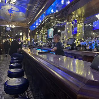 THE ELEVATOR BREWERY AND DRAUGHT HAUS - Updated July 2025 - 413 Photos ...