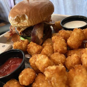 WICKED COW BURGERS AND BREWS - Updated September 2024 - 1258 Photos ...