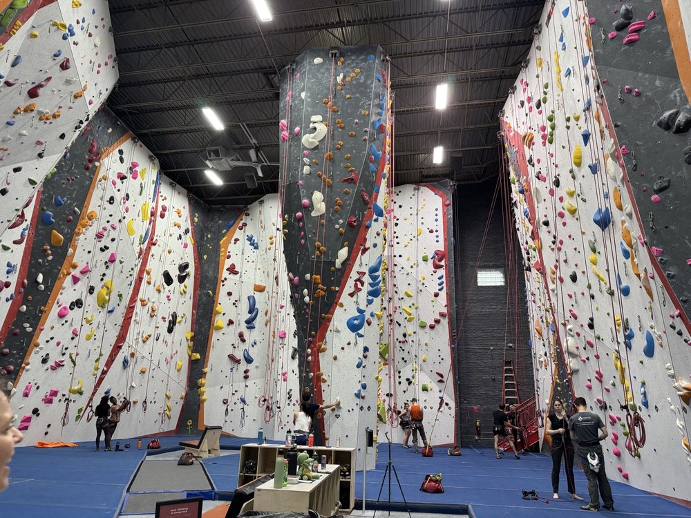 MOVEMENT CALLOWHILL - Updated December 2025 - 1010 Callowhill St ...