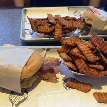 GRINDHOUSE KILLER BURGERS - Updated March 2025 - 1172 Photos & 1305 ...