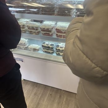 POOKIE CRACK CAKES - Updated May 2025 - 145 Photos & 36 Reviews - 105 E 47th St, Chicago ...