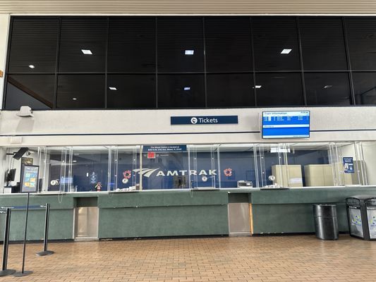 MIAMI STATION - AMTRAK - Updated March 2025 - 40 Photos & 26 Reviews ...