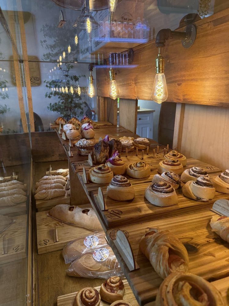 PAN PA VENEZUELA BAKERY - Updated May 2025 - 30 Photos & 17 Reviews ...