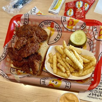 DAVE’S HOT CHICKEN - Updated April 2025 - 187 Photos & 66 Reviews ...