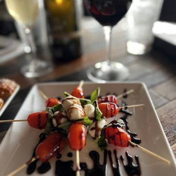 TWISTED VINE - Updated July 2025 - 1207 Photos & 1327 Reviews - 127 W ...