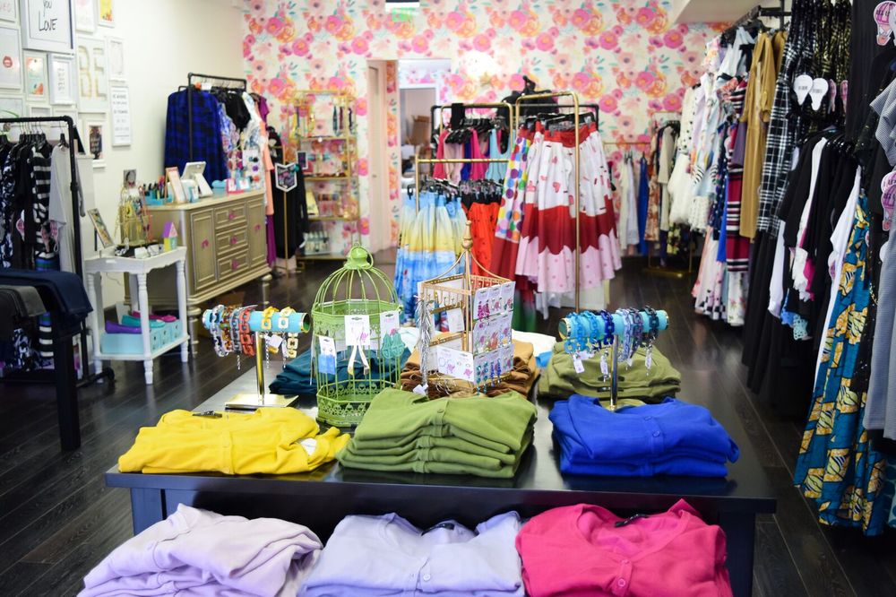 LIZ LOUIZE - Updated July 2025 - 738 S Washington Ave, Royal Oak ...