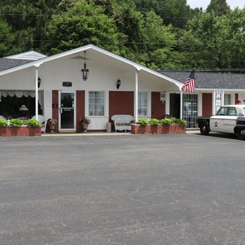 MAYBERRY MOTOR INN - Updated October 2024 - 103 Photos & 23 Reviews ...