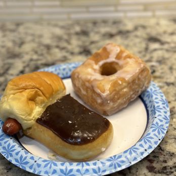 DONUT THERAPY - Updated March 2025 - 58 Photos & 53 Reviews - 7101 NW ...