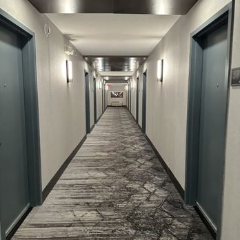HAMPTON INN NEWARK AIRPORT - Updated January 2026 - 104 Photos & 33 ...
