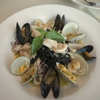 THE SHELL RESTAURANT - Updated July 2024 - 92 Photos & 78 Reviews - 635 ...