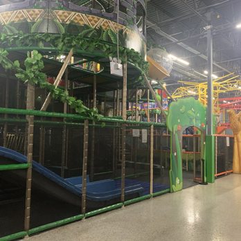 FLIP FACTORY ZONE - Updated December 2025 - 29 Photos - 5422 Forest Dr ...