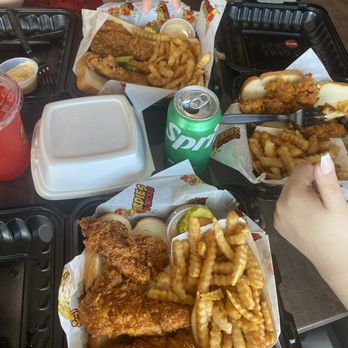 BIRDIES HOT CHICKEN - Updated November 2025 - 111 Photos & 103 Reviews ...