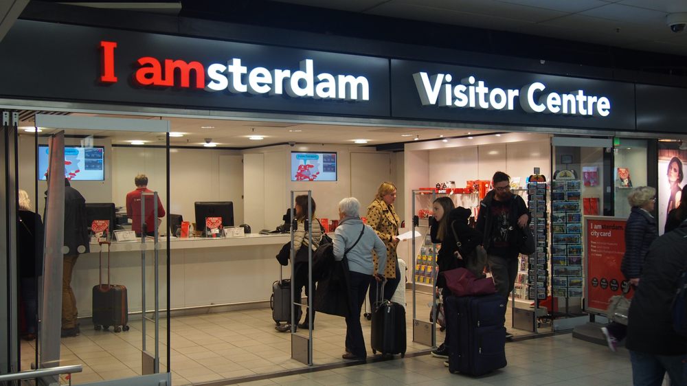 I AMSTERDAM VISITOR CENTRE - Updated January 2026 - Aankomsthal 2 ...