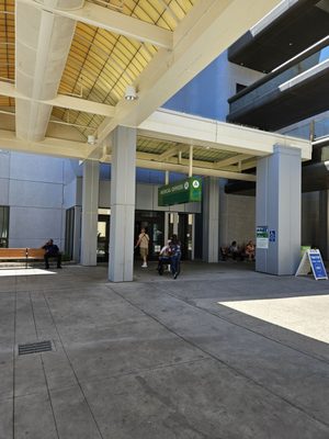 KAISER PERMANENTE WOODLAND HILLS MEDICAL CENTER - Updated November 2025 ...