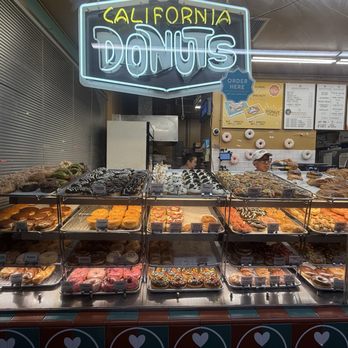 CALIFORNIA DONUTS - Updated May 2025 - 6338 Photos & 3126 Reviews ...