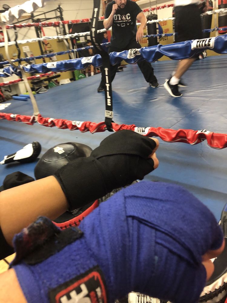 MAXWELL’S BOXING - 27 Photos & 32 Reviews - 7090 Miramar Rd, San Diego, CA - Yelp