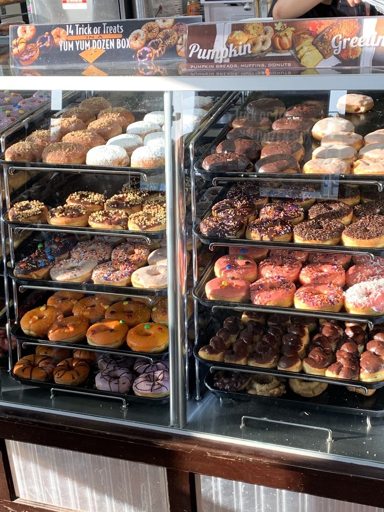 YUM YUM DONUTS - Updated October 2024 - 72 Photos & 24 Reviews - 105 W ...