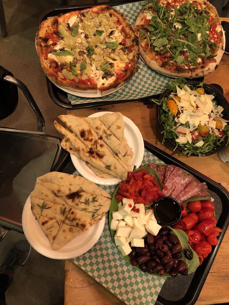 VITTA PIZZA CANAL PARK - 358 Photos & 166 Reviews - 307 Canal Park Dr ...