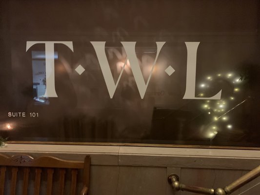 THE WHITE LINEN - 76 Photos & 35 Reviews - 112 SW 6th Ave, Topeka ...