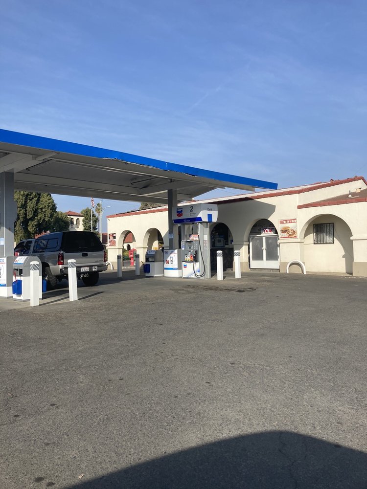 CHEVRON FOOD MART - 206 E Honolulu St, Lindsay, California ...