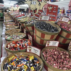 REDMON’S CANDY FACTORY - 200 Photos & 91 Reviews - 330 W Pine St ...
