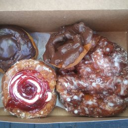 FOX’S DONUT DEN - Updated October 2025 - 273 Photos & 356 Reviews ...