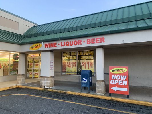 BEVMAX - Updated September 2025 - 14 Danbury Rd, Wilton, Connecticut ...