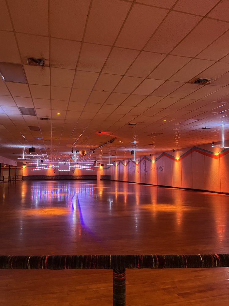 SKATELAND EAST - Updated September 2025 - 21 Photos & 67 Reviews - 8910 ...