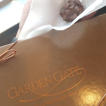 GARDEN GATE CANDY - Updated January 2026 - 32 Photos & 35 Reviews - 928 ...