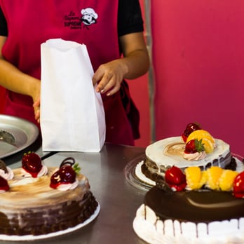 LA REYNERA BAKERY SUPREME - Updated 05/2025 - 12 Photos & 11 Reviews ...