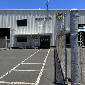 THE UPS STORE - Updated September 2024 - 43 Photos & 90 Reviews - 1050 ...