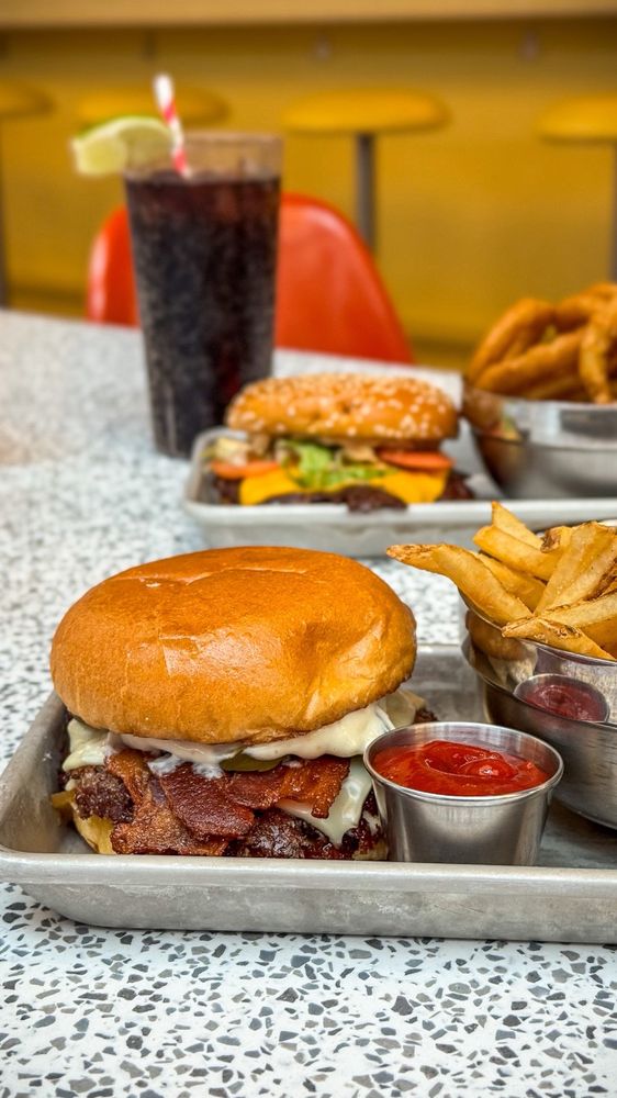 MONZO BURGER - Updated January 2026 - 116 Photos & 49 Reviews - 1401 ...