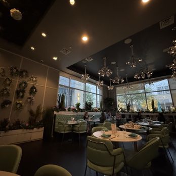 LA PARISIENNE FRENCH BISTRO - Updated 05/2025 - 869 Photos & 400 ...