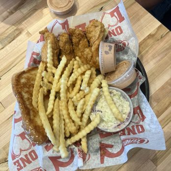 RAISING CANE’S CHICKEN FINGERS - Updated January 2025 - 112 Photos & 77 ...