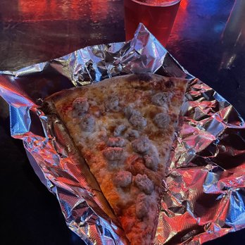 BOWSTRING PIZZA AND BREWYARD - Updated July 2025 - 124 Photos & 97 ...
